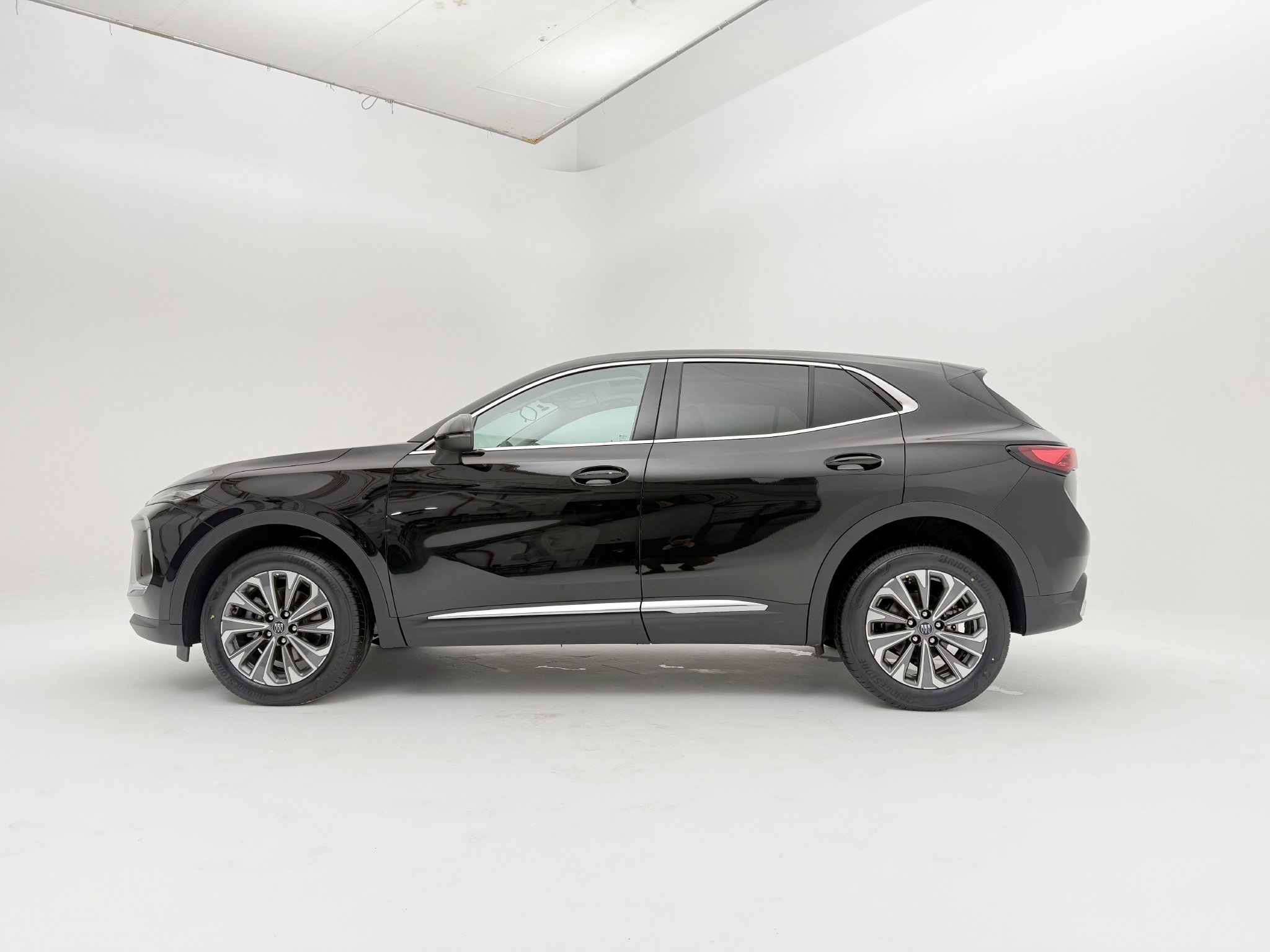 1.5T+9AT/五连杆后悬架 实拍25款昂科威S白金版-新浪汽车